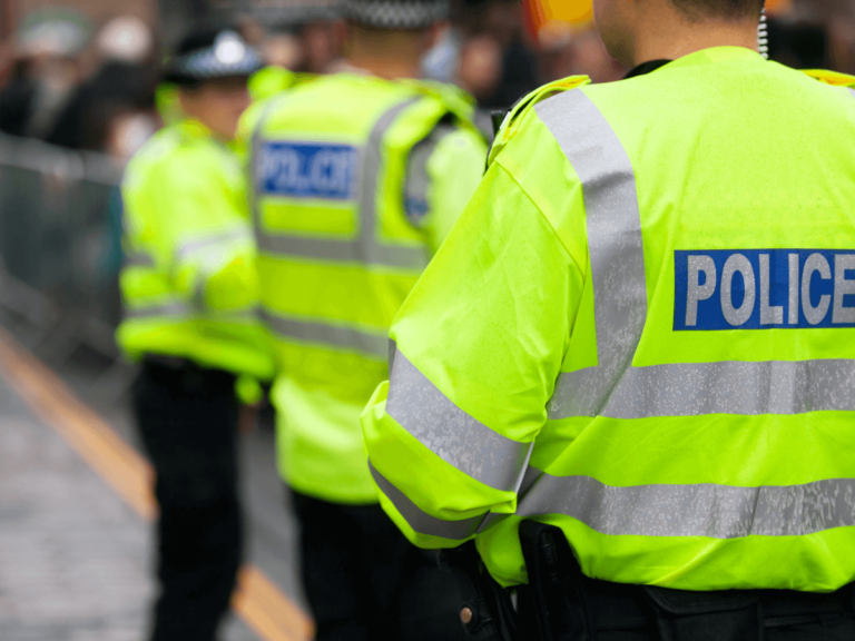 Data protection when giving the police information about a person